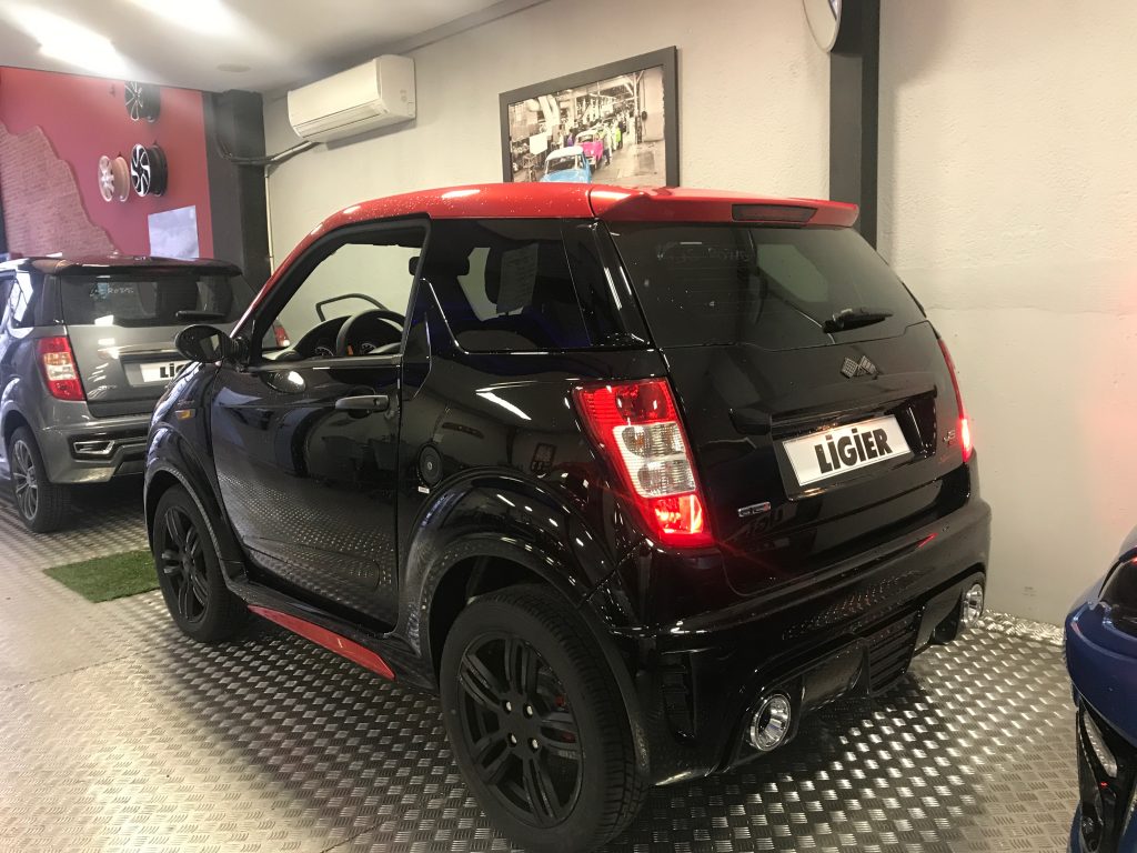 NUEVO COLOR PARA EL LIGIER JS50 SPORT - MOTOR ELY